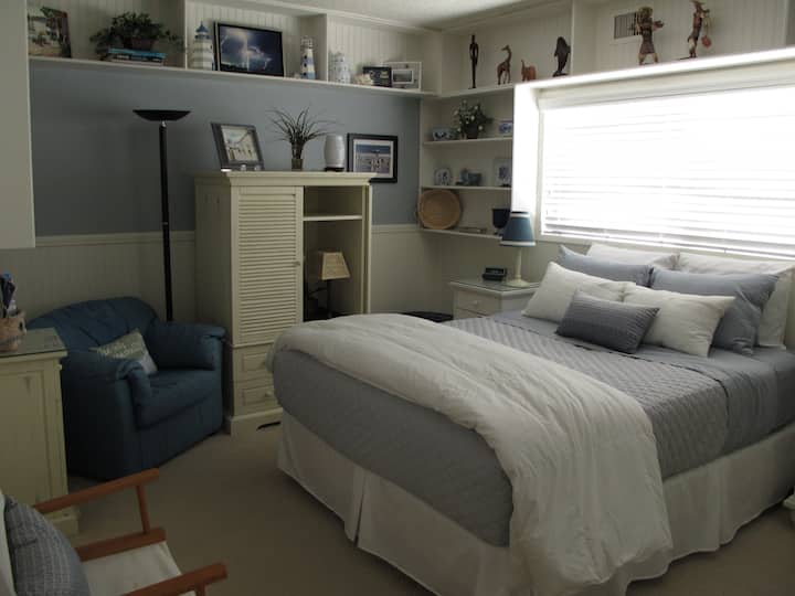Sunny Room On Balboa Island Cottage - Newport Beach, CA