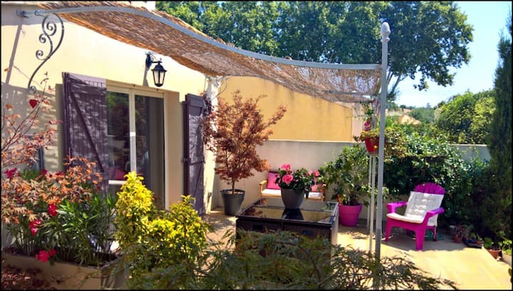 Studio Avec Terrasse Et Accès Piscine En éTé. - Sénas