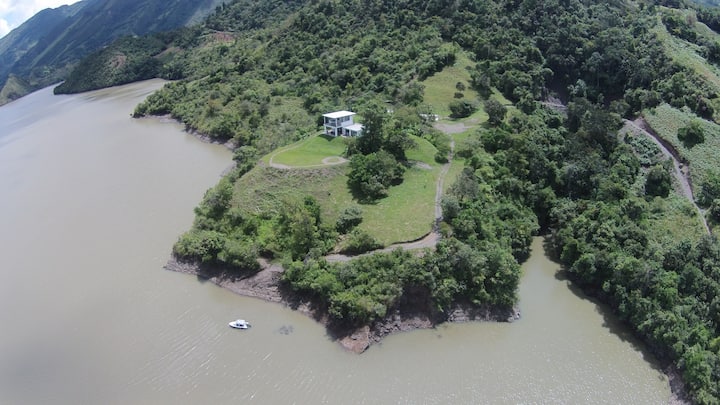 Chivor Lake House. 3 Hrs From Bogota - La Calera
