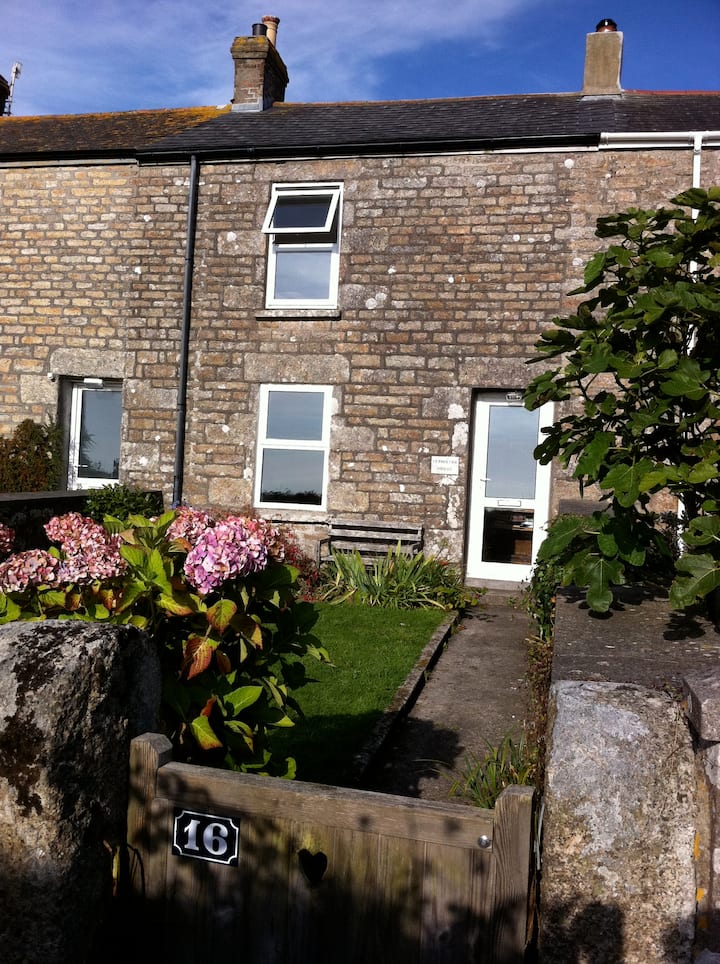 Stylish Cottage With Sea Views - Saint Just