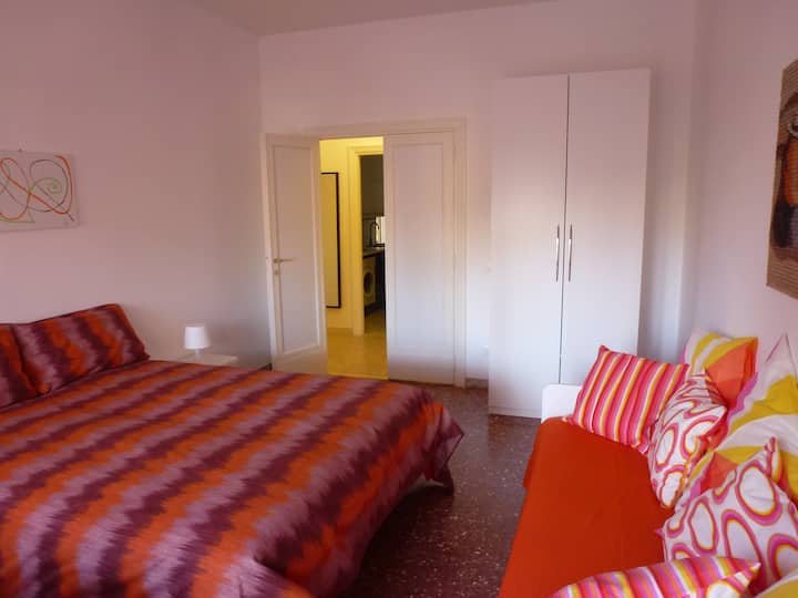 Sleeps 2-6, Vatican, Near Metro A - Roma