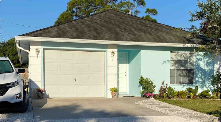The 'Cool Blue Oasis', Come Tranquility Awaits - Indian River, FL