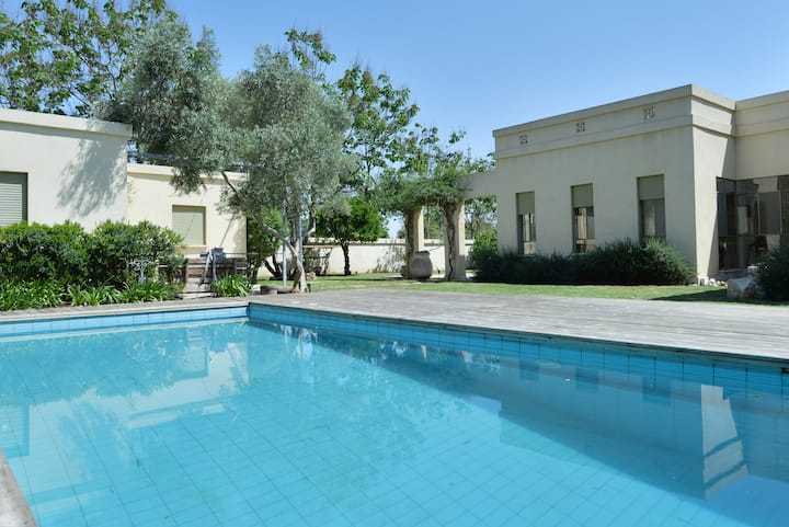 Private Villa in Beit-Yitzchak - Villas for Rent in Beit Yitzhak-Sha'ar ...