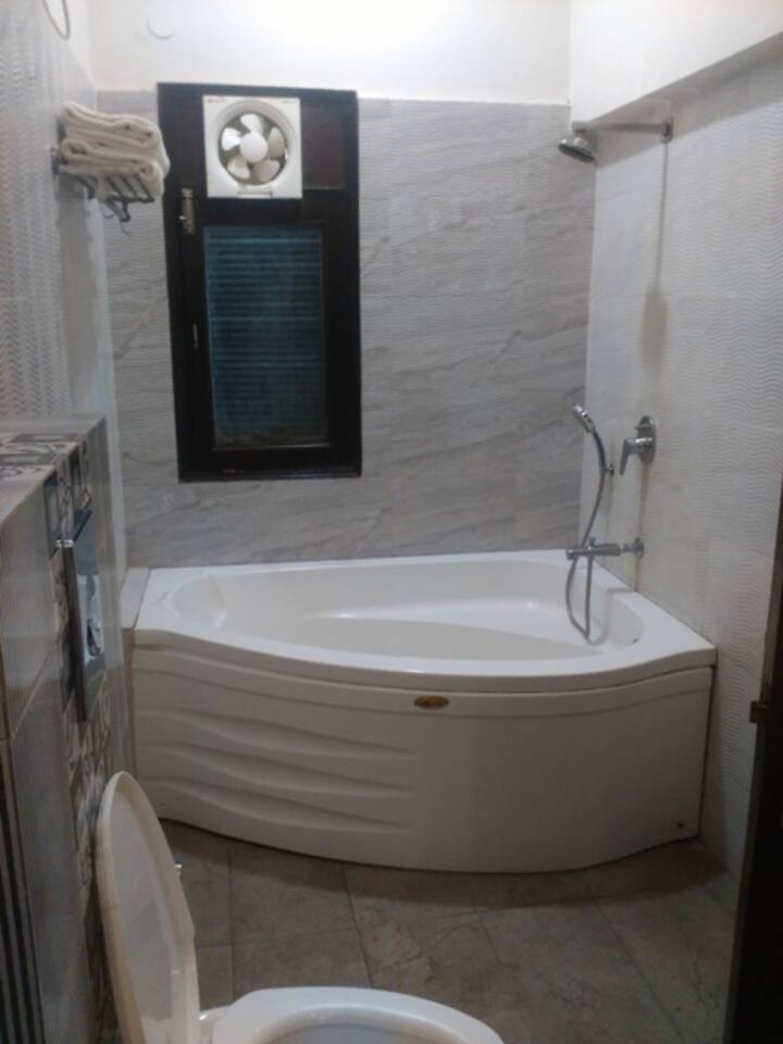 3 Bhk Serviced Apartments - New Delhi