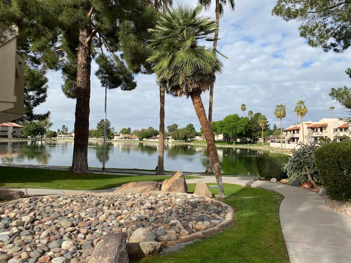 Private Lakeside Town House With 2 Car Garage. - Phoenix, AZ