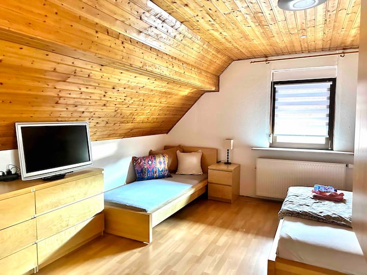 2 Dachzimmer Mit Eigenem Bad Nähe Weinheim - Weinheim