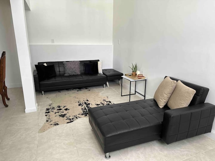 Beautiful Cozy Modern Home - Lawrence, NY