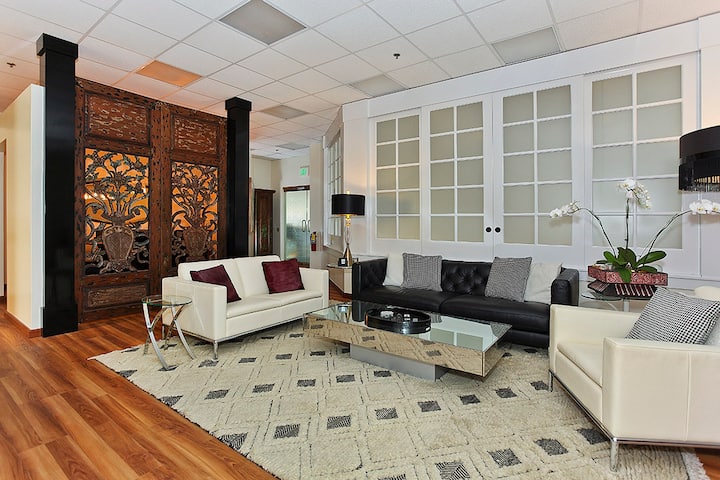 Modern 3br Luxury Suite In Waikiki W/ Full Kitchen - Kailua, HI
