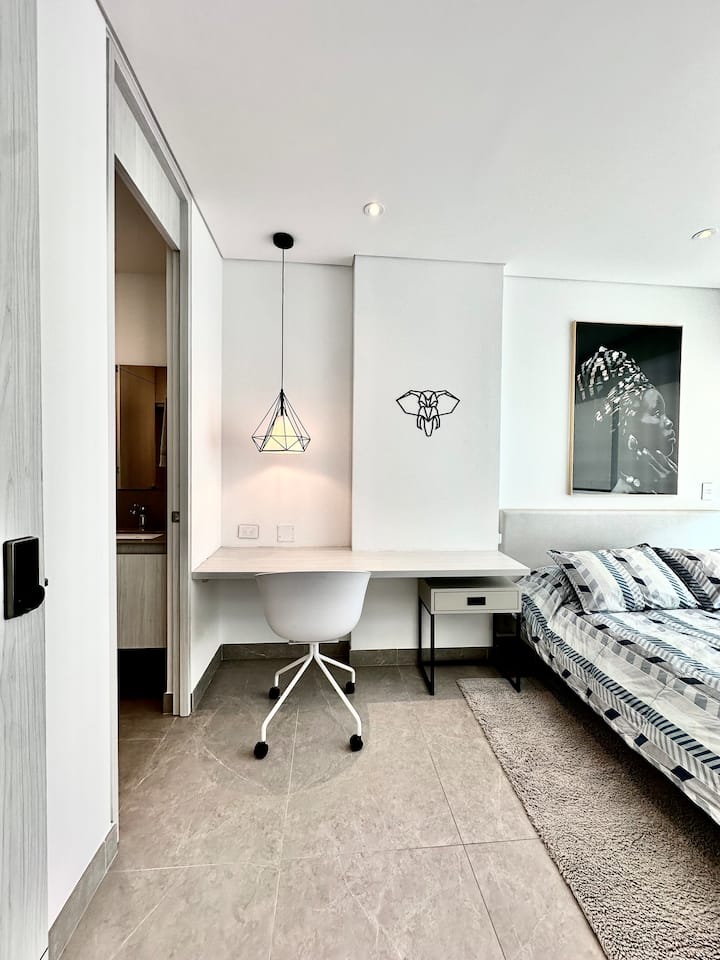 Modern Minimalist Design For Business Or Leisure - Barranquilla