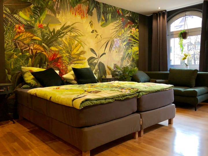 Urban Jungle - Apartment In Historic City Center - Nuremberg