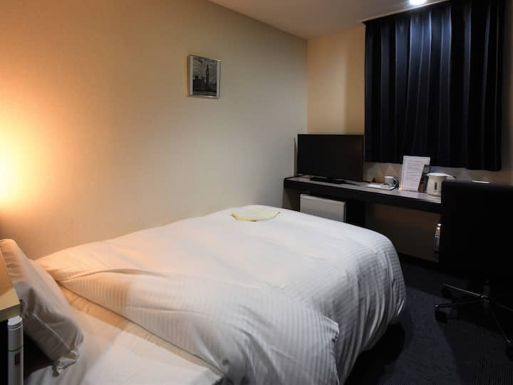 旭川駅まで徒歩5分/3-6街(繁華街)まで徒歩圏内/ｾﾐﾀﾞﾌﾞﾙﾍﾞｯﾄﾞｻｲｽﾞ140㎝/禁煙2 - Asahikawa