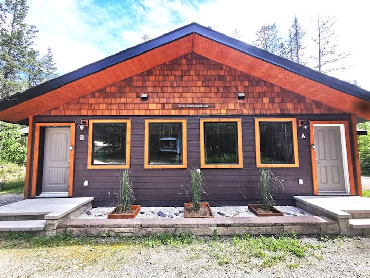 Wild Wood Bungalow A (With Private Hot Tub) - Golden