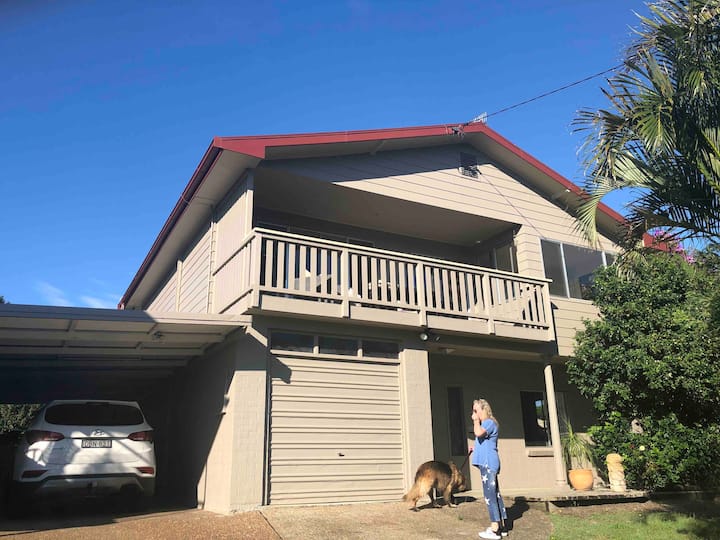 Large Home On Quiet Street Miles From Your Worries - Port Stephens