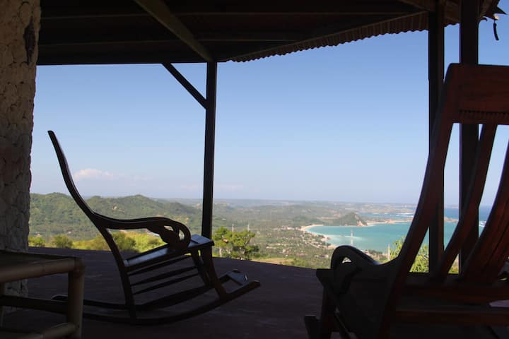 Serene Hilltop House, Overlooking Kuta - Lombok