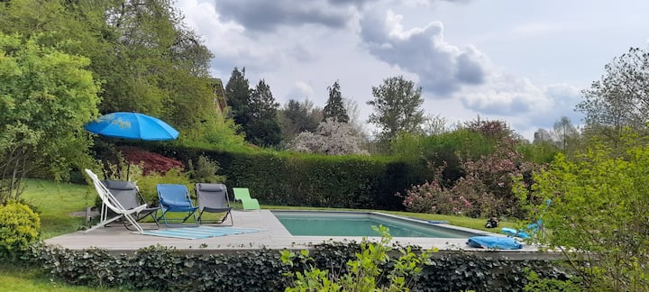 Tilleuls, 29.

Chambre, Terrasse, Piscine, Jacuzzi - Verviers