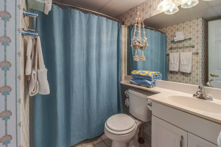 Stunning Beach Condo - Moody Gardens, Galveston