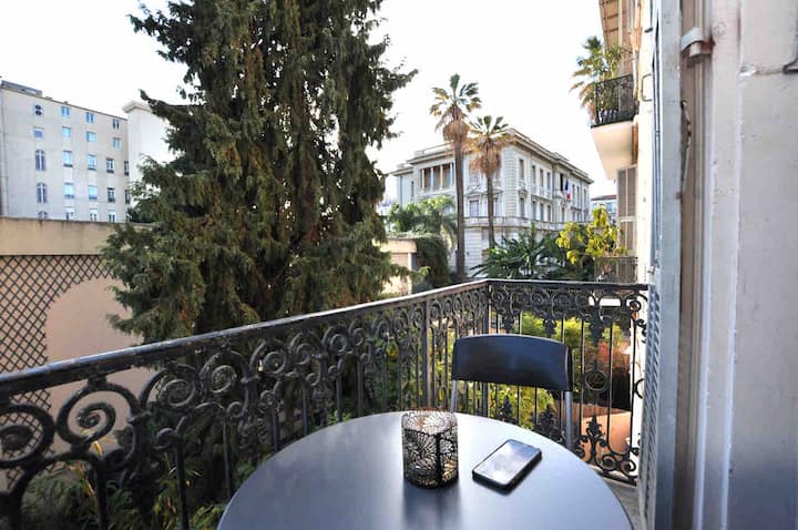 Chez Sofia Dans Le Carré D'or - Nice