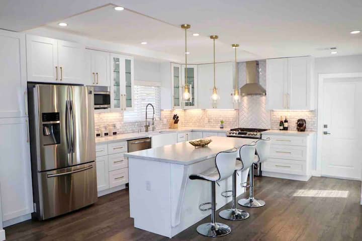 A Cozy 3 Bed 2 Bath Home In Hayward - Castro Valley, CA