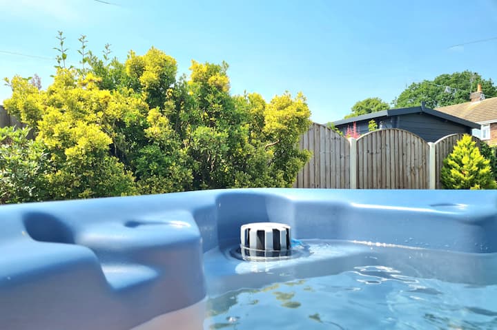 Peaceful Cul-de-sac Retreat + Hot Tub - Leicestershire