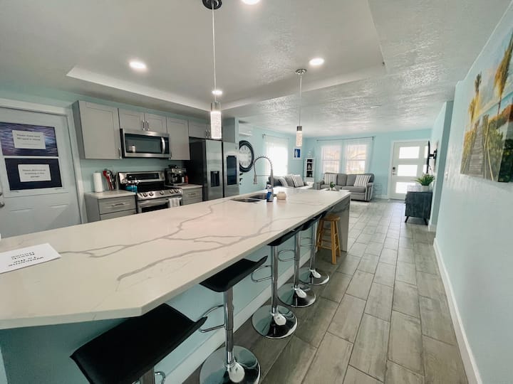 Beach Lifestyle And Boardwalk Vacation Home - Treasure Island, FL