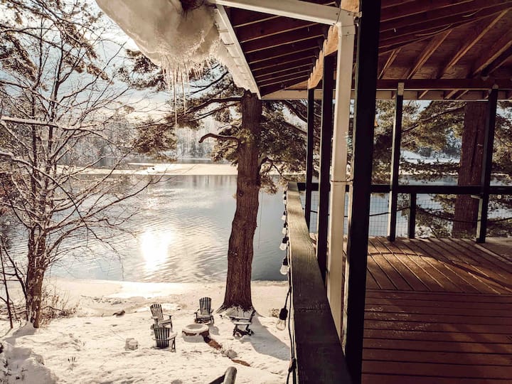 Adirondack Foothills Lakeside Cottage - Higley Flow State Park, Colton