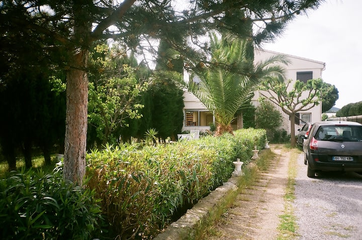 4 Pièces Bas De Villa Avec Jardin Et Parking - Bormes-les-Mimosas