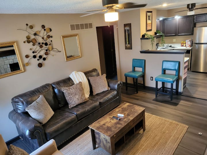 Warm, Comfy, Cozy Retreat! - カンザスシティ, MO