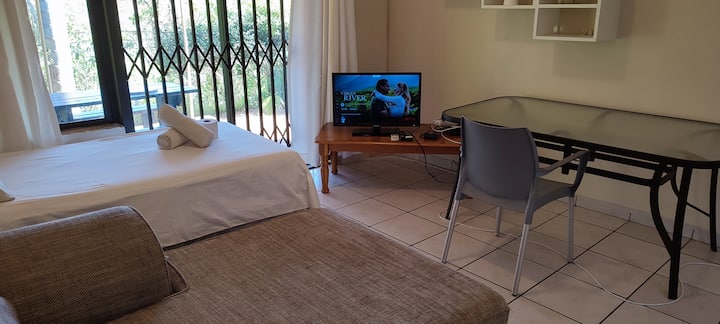1 Bedroom Cozy Enclosed Flat. - Kingsburgh
