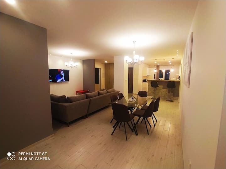 Superbe Appartement Avec Parking Gratuit Sur Place - Tizi Ouzou