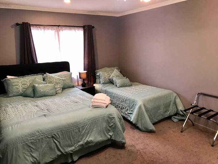 Great Family Sized Accommodation By The Airport - Auckland