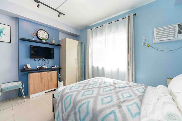 Modern Coastal Mivesa Studio Unit Near It Park - Cebu City