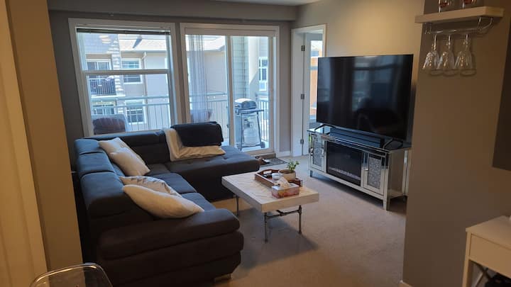 Memories Lounge 404 Condo 2 Bed - 基洛納