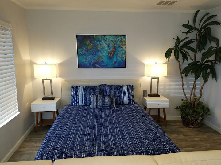 Guest House, Modern, Pool, Convenient Location. - Mesa