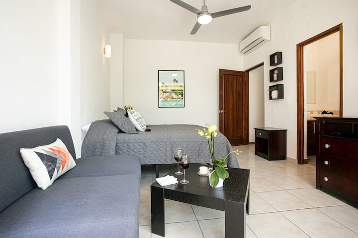 Enjoy Poolside Relaxation, Close To Beach! 1flr - Puerto Vallarta