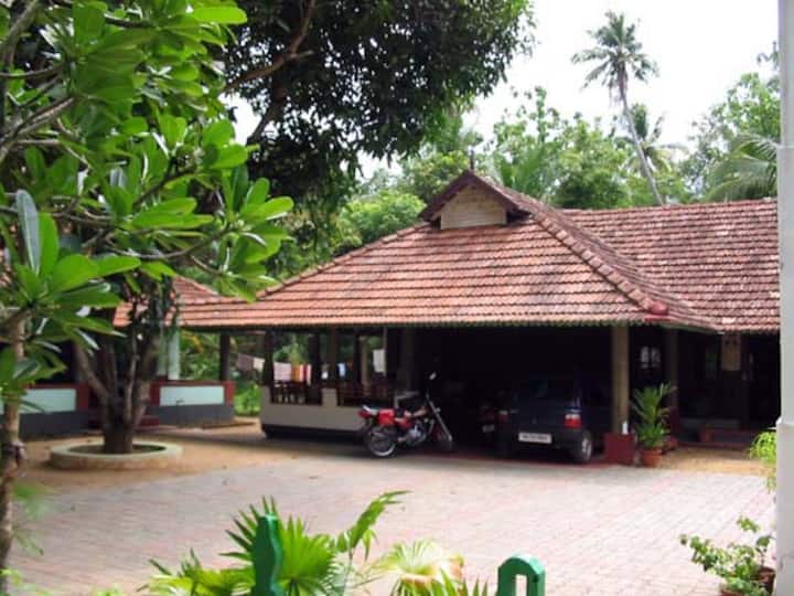 Kodianthara Heritage Farm House - Kumarakom