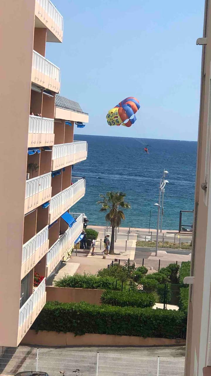 Plage Et Port En Face! 2 Chambres, Garage, Clim - Côte d'Azur