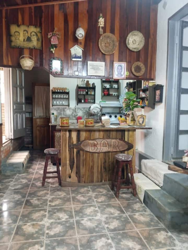 Casa De Madera (Con Patio Y Estacionamiento) - Caaguazú