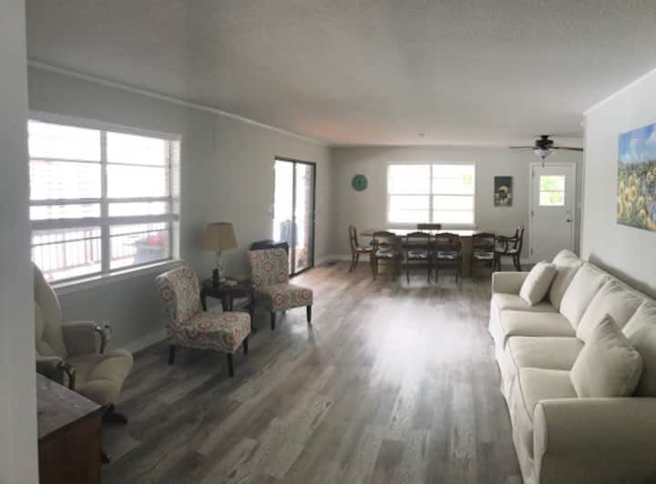 Perfect Family Lake House - Logan Martin Lake, Talladega