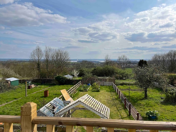 Peaceful Retreat With Hot Tub - Caldicot Castle