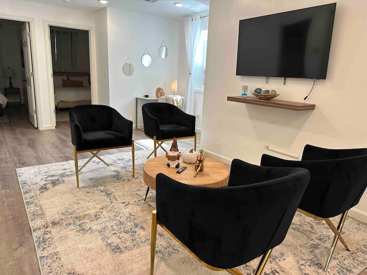 North Newark 2br/1ba • Free Parking Included - East Rutherford, NJ
