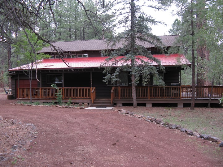 Beautiful 2 Story, 3 Bdrm, 2bath Cabin In Pines - Munds Park, AZ