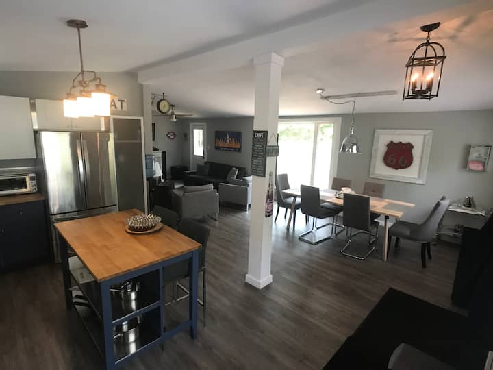 Totally Renovated Close To The Beach - Sauble Beach