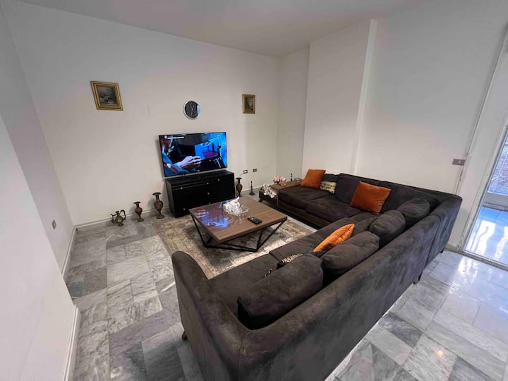 Prime Location! 24/7 Electricity - Newlyfurnished - Beirut