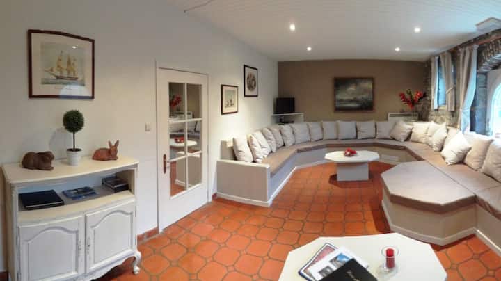 Gîte De Groupe "Marie-médiatrice" (Max 21 P.) - Dinant