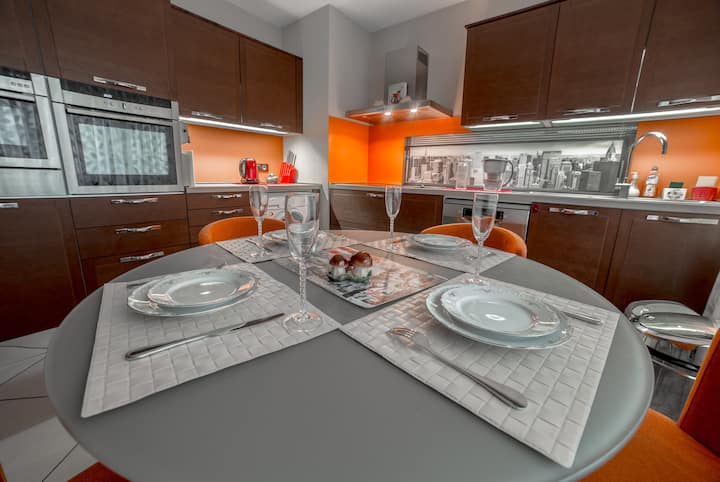 Appartement De 110 M, 2 Parkings, Haut Standing - Kehl