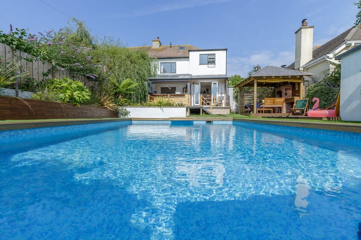 Tropical Oasis With Heated Swimming Pool - Newquay