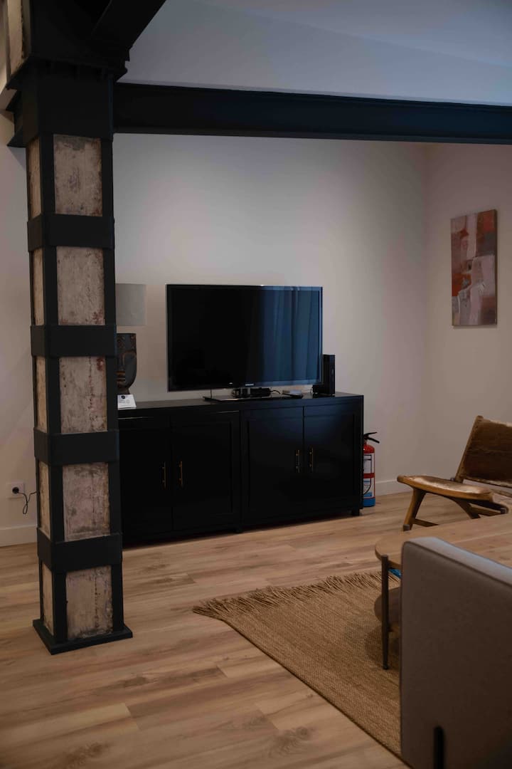 3 Habitaciones, 2 Baños, Centro, Luz Y Amplitud - Santander