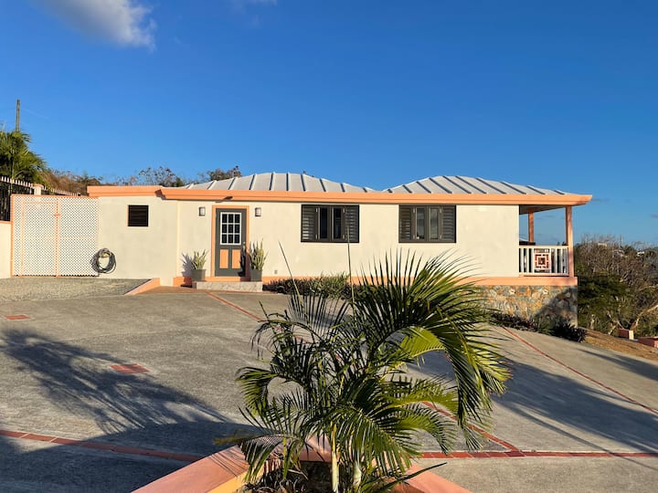 Sea View Cottage - Saint John