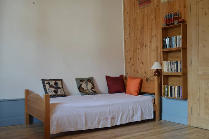 Une Chambre Dans Maison Paysanne - Doubs