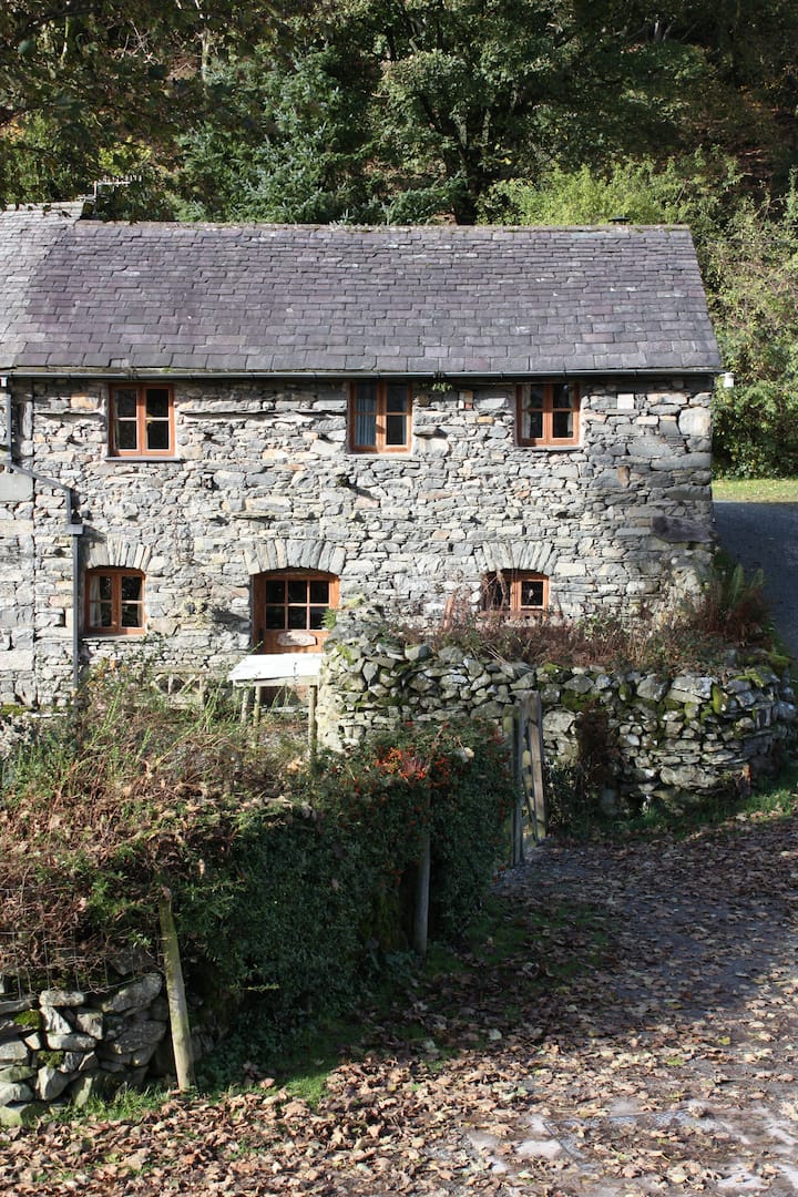 3 Bedroom Country Cottage. Torver.  Dog Friendly. - Eskdale